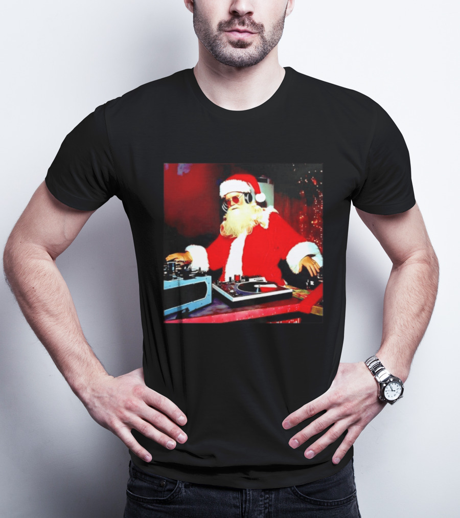 Santa Claus DJ Christmas 2026 Music Holiday Turntable Festive Party T-Shirt