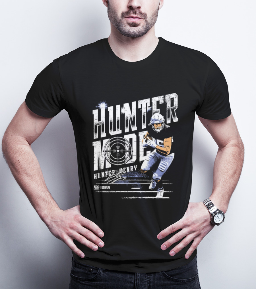 Hunter Henry Hunter Mode New England Patriots Target Accuracy Football T-Shirt