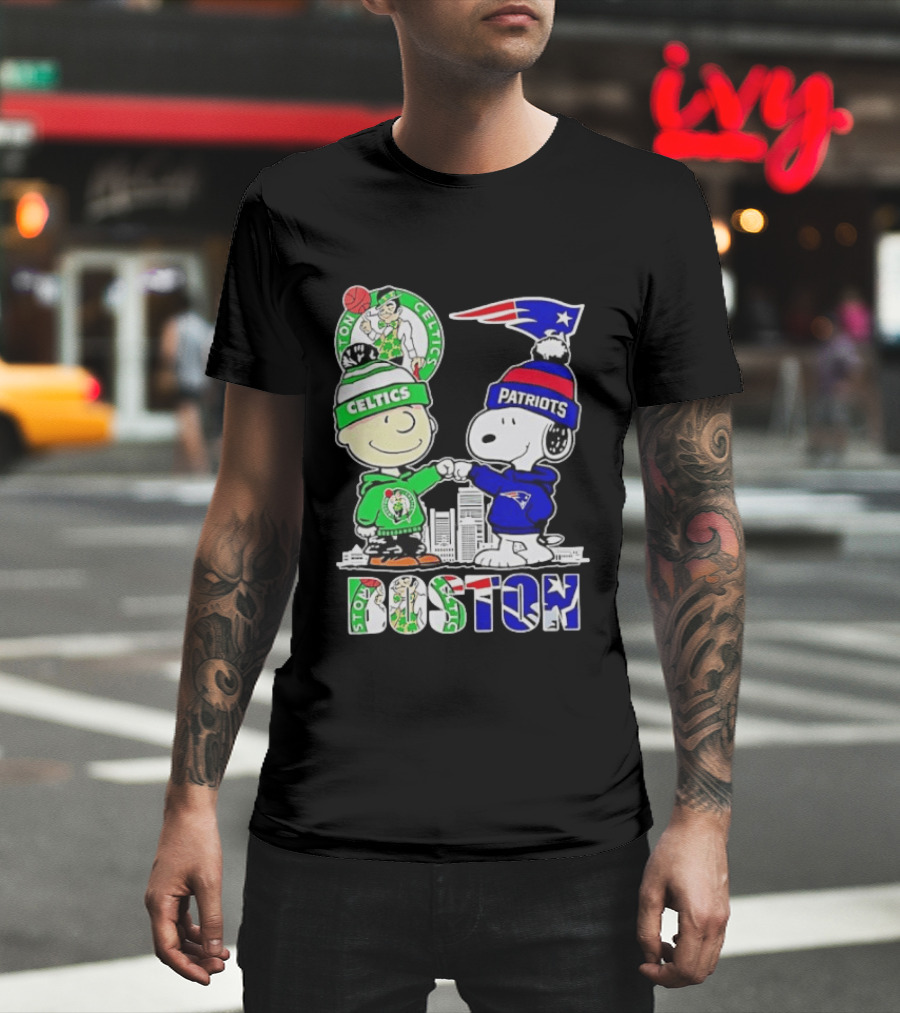 Charlie Brown Snoopy Celtics Patriots Boston Fist Bump T-Shirt