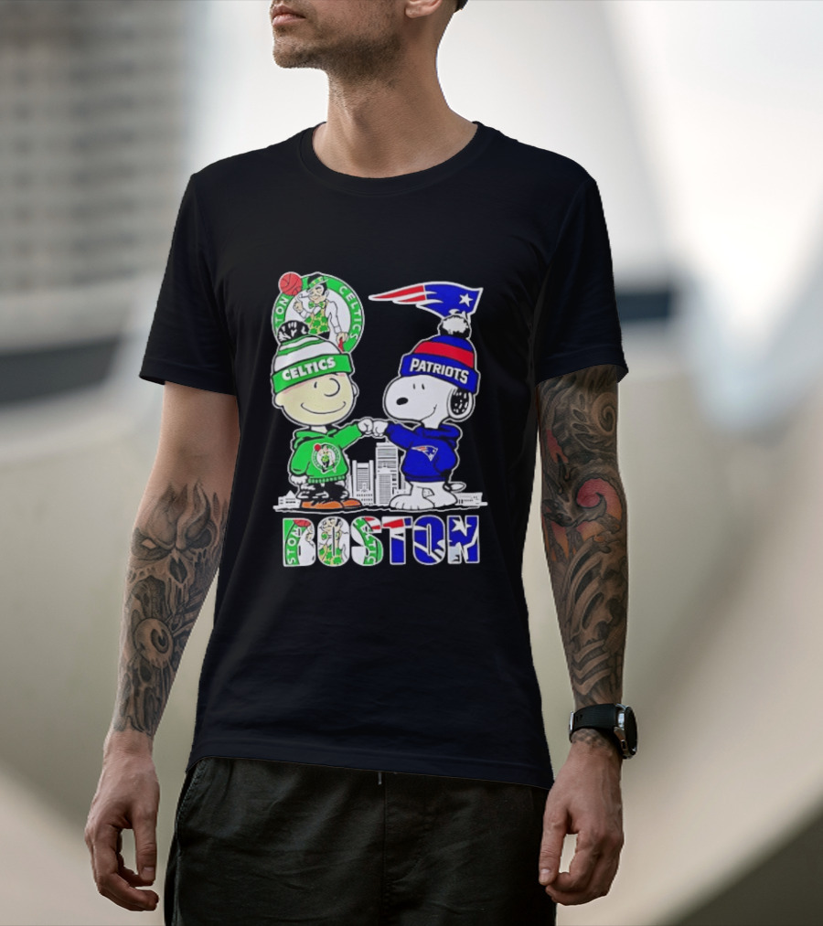 Charlie Brown Snoopy Celtics Patriots Boston Fist Bump T-Shirt