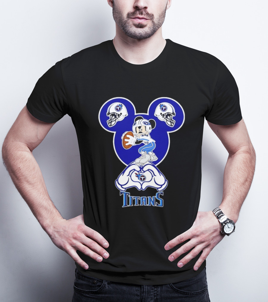 Tennessee Titans Mickey Mouse Football Heart Hands T-Shirt