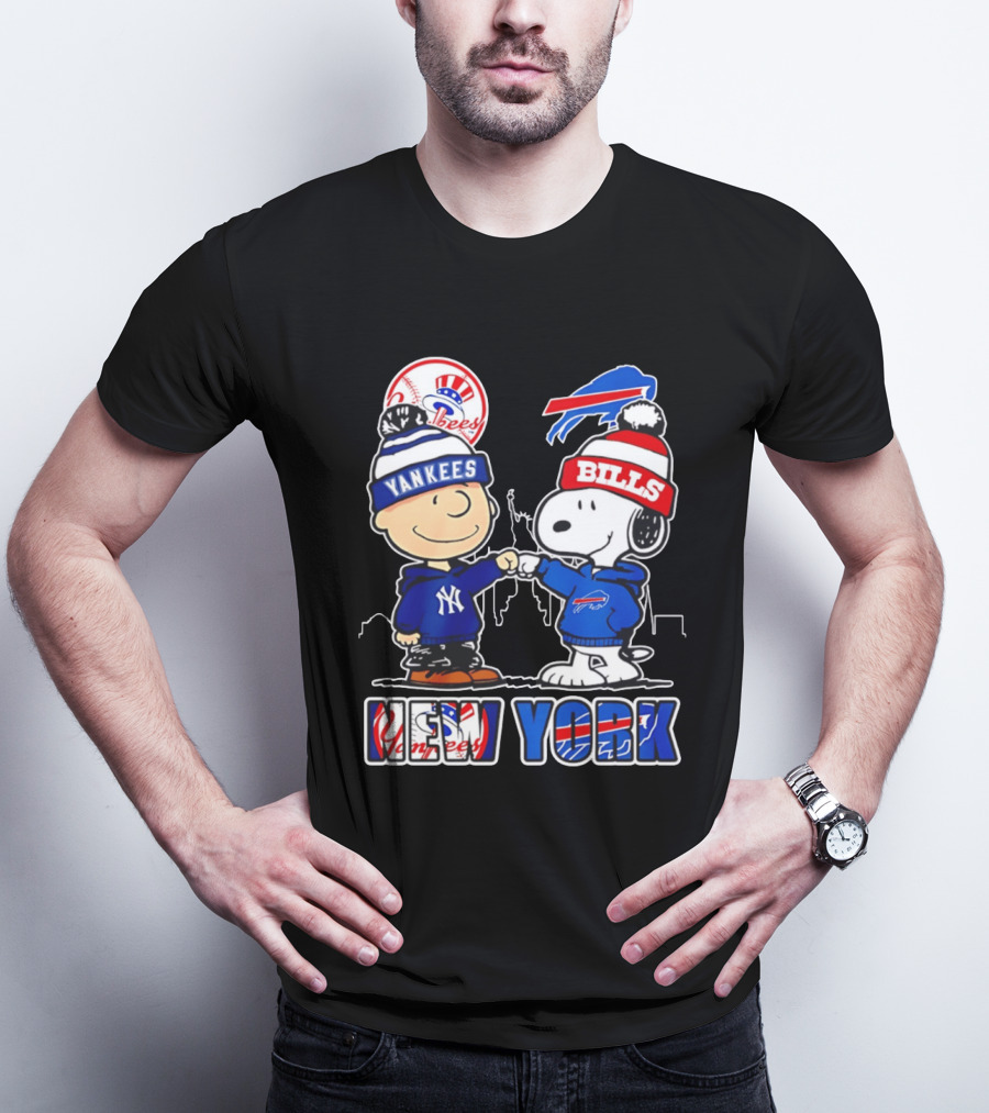 New York Yankees Buffalo Bills Charlie Brown Snoopy Fist Bump Skyline T-Shirt