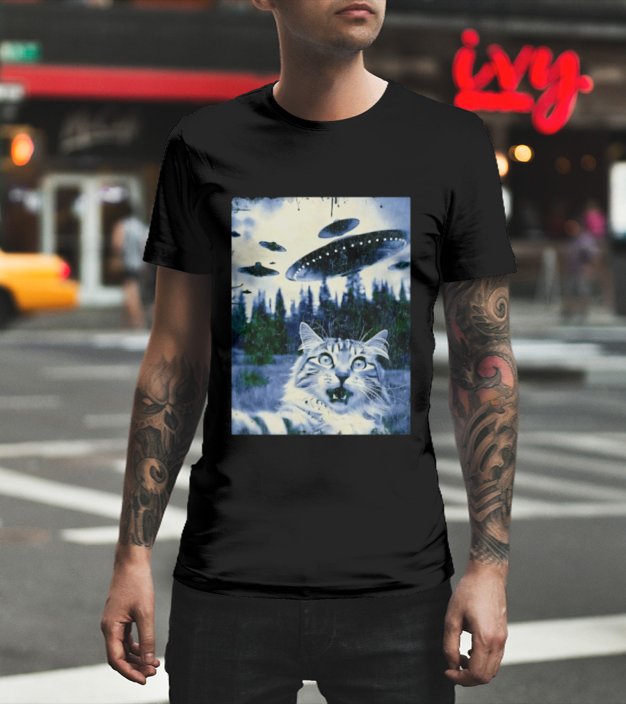 UFO Cat Extraterrestrial Surprise Scene T-Shirt