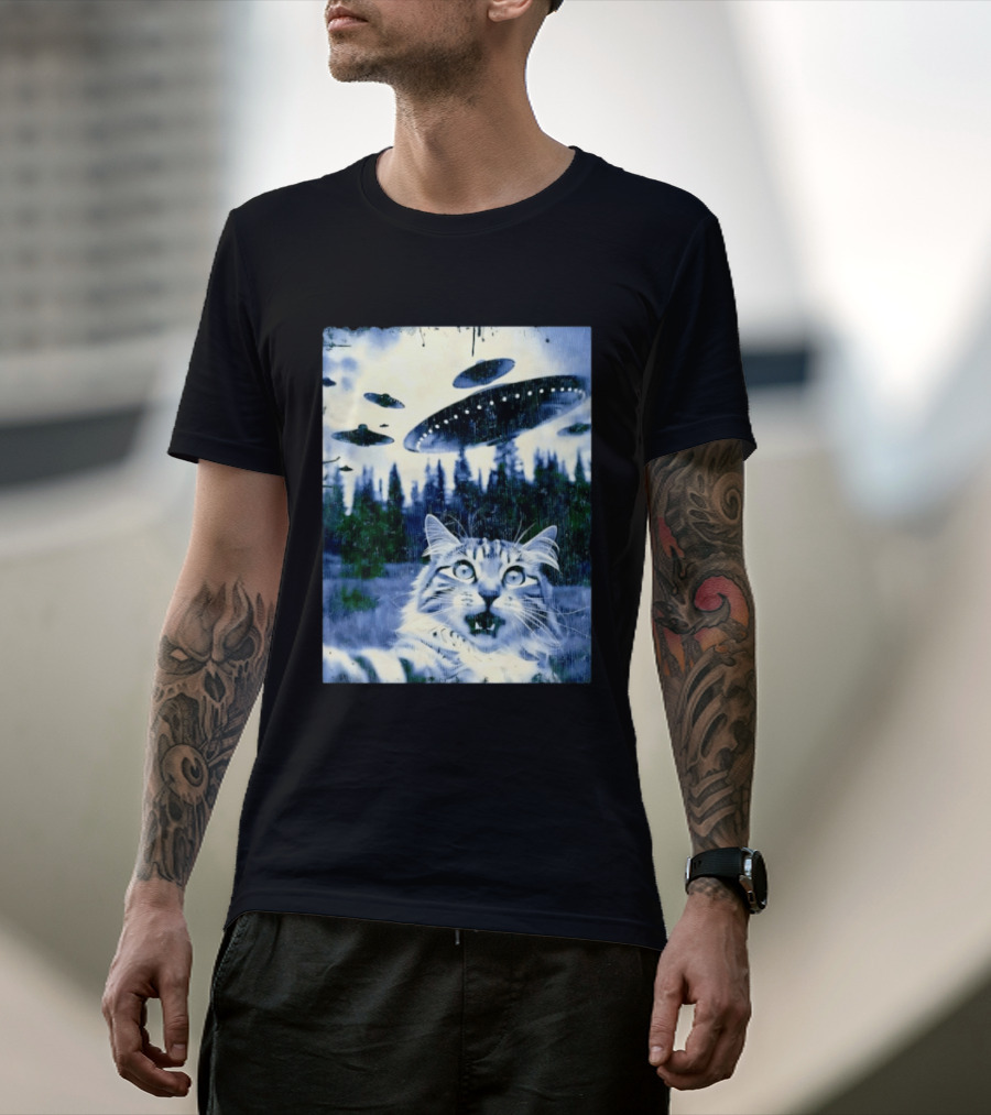 UFO Cat Extraterrestrial Surprise Scene T-Shirt