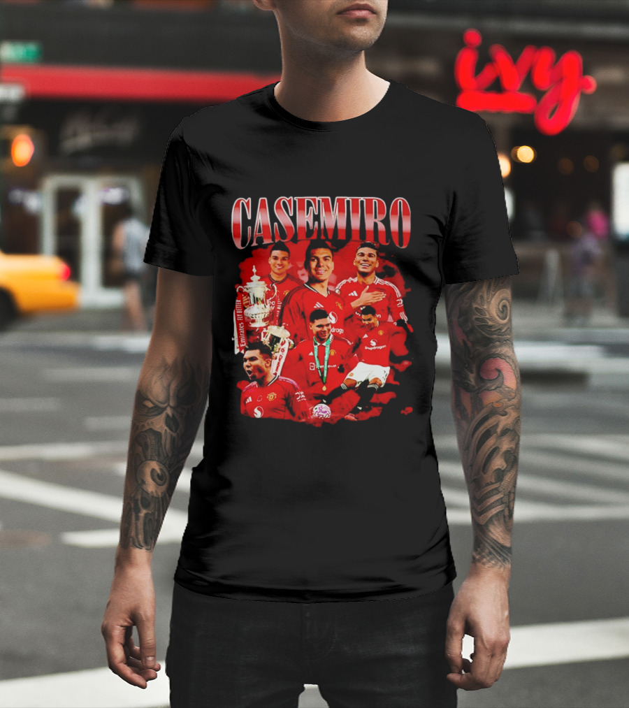 Casemiro Manchester United Trophy Celebrations Retro Football T-Shirt
