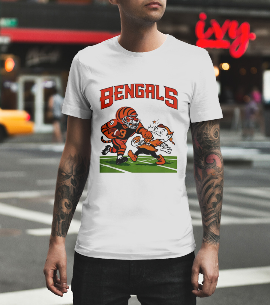 Bengals Tiger Player Tackling Browns Elf Cleveland Rivalry T-Shirt