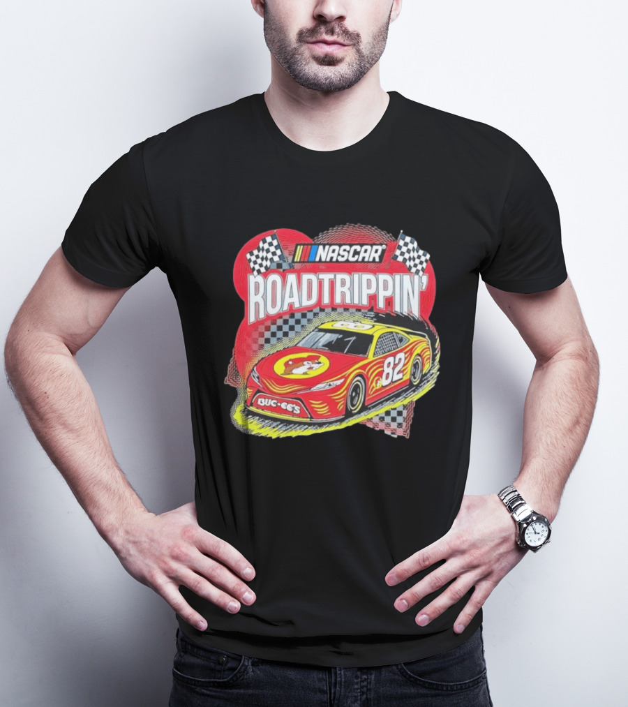 NASCAR Road Trippin' Buc Ee's 82 Racing Car Checkered Flags T-Shirt