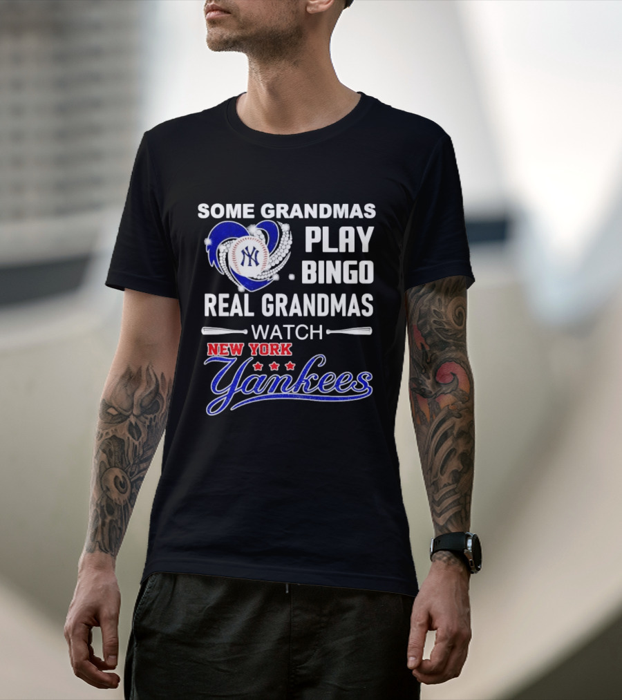 Some Grandmas Play Bingo Real Grandmas New York Yankees Diamond Heart Baseball Lover T-Shirt