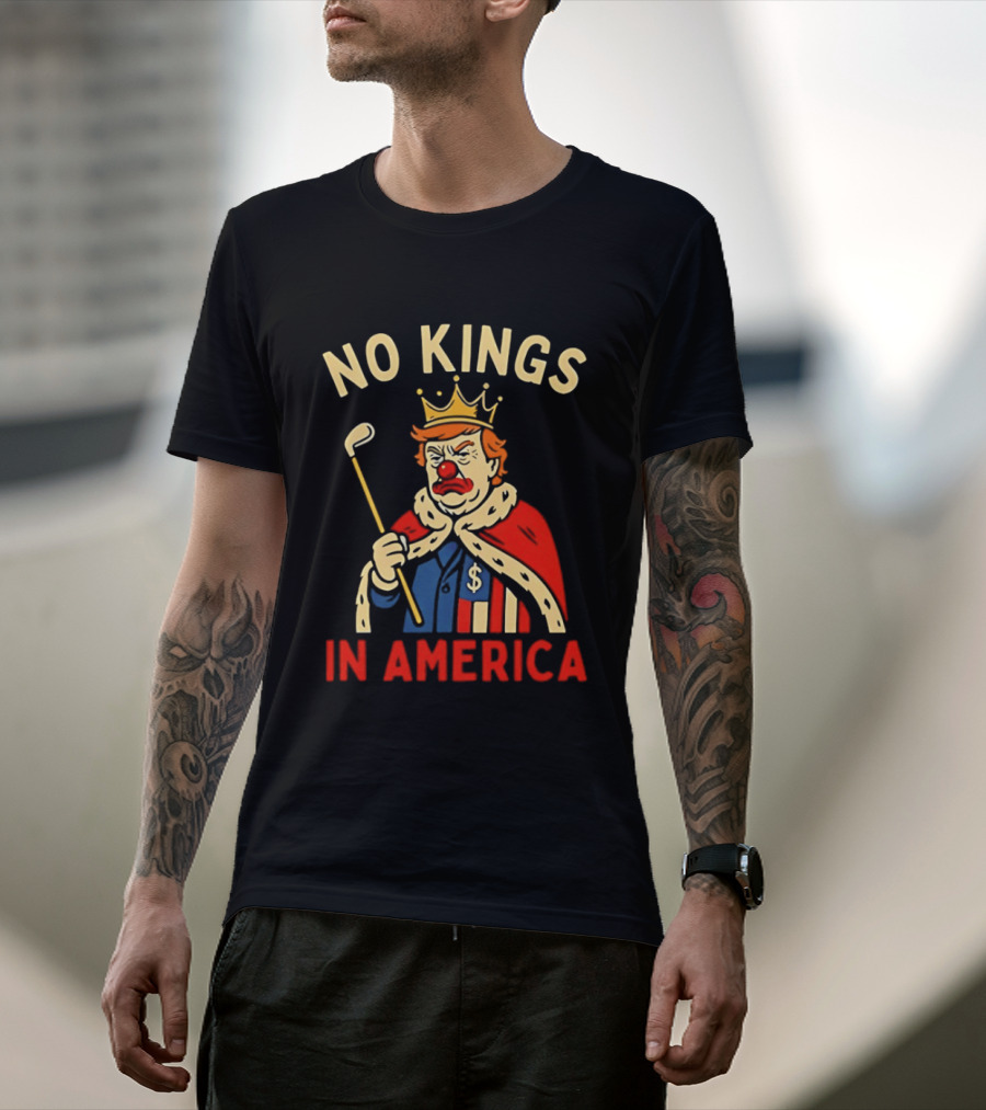 No Kings In America Trump Clown Wearing Crown And Red Nose Golf Club T-Shirt
