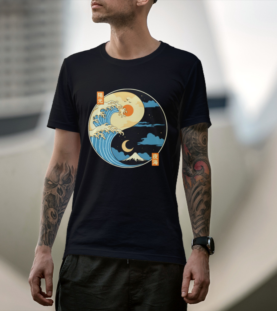 The Great Wave Off Kanagawa And Mount Fuji Yin Yang Sun And Moon Balance T-Shirt