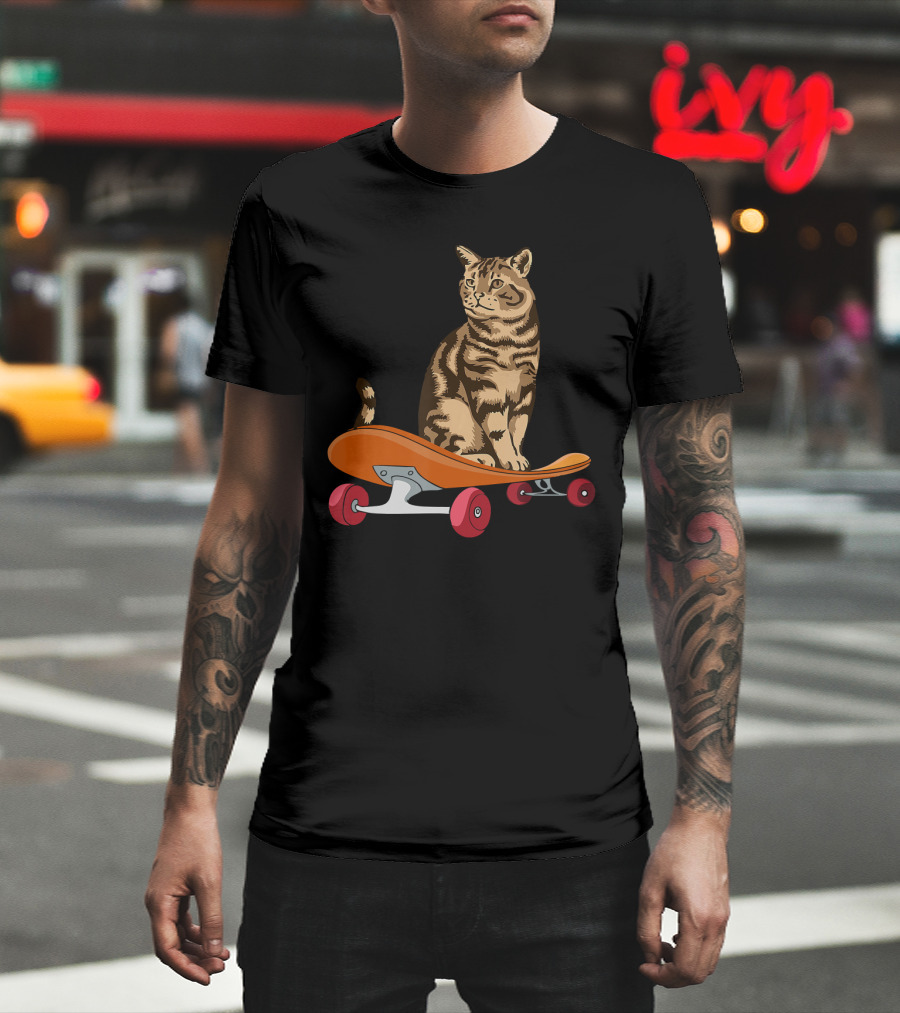 Funny Cat Skateboarding Animal Lover T-Shirt