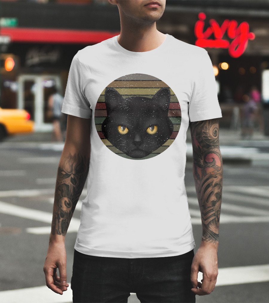Realistic Cat Black Face On Retro Striped Circle T-Shirt