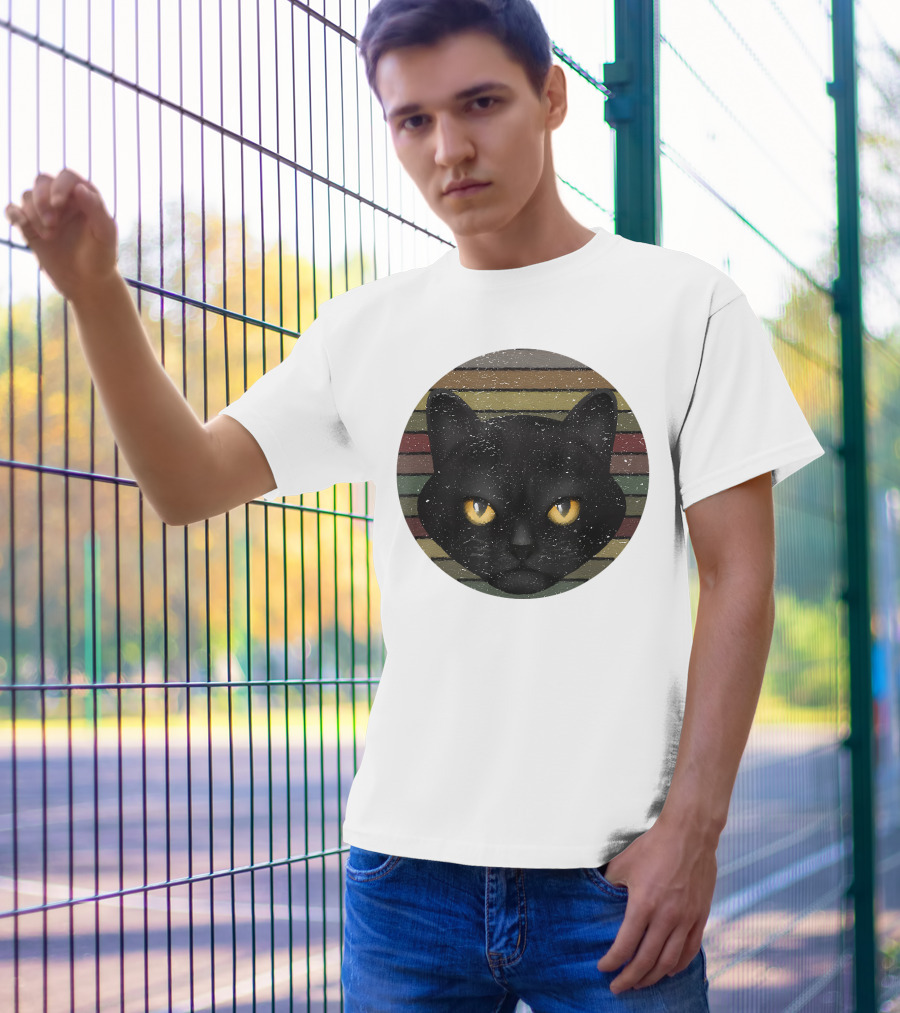 Realistic Cat Black Face On Retro Striped Circle T-Shirt