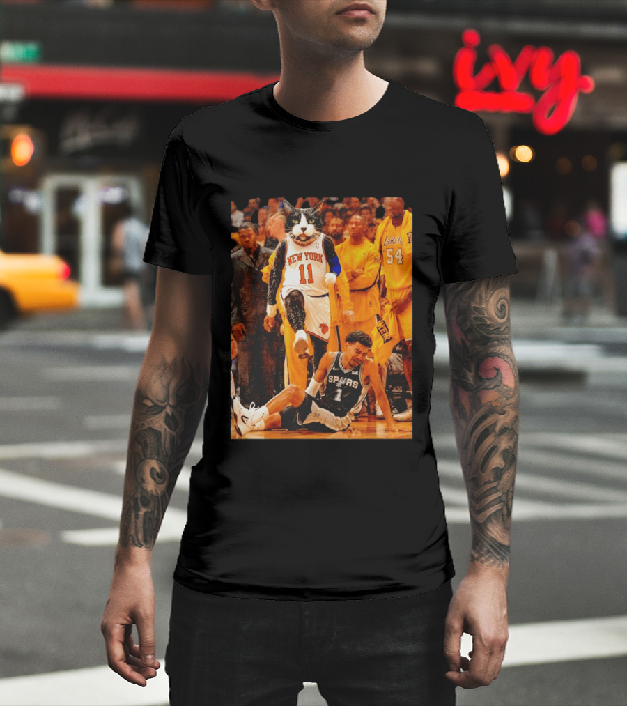 New York Knicks 11 Cat Dunks On Spurs Player Victor Wembanyama With Crowd And Lakers Players T-Shirt