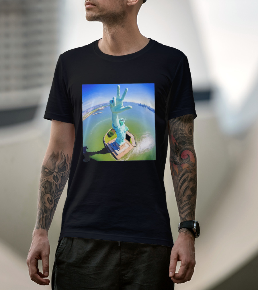 Jalen Brunson Statue Of Liberty Victory Gesture Photo T-Shirt