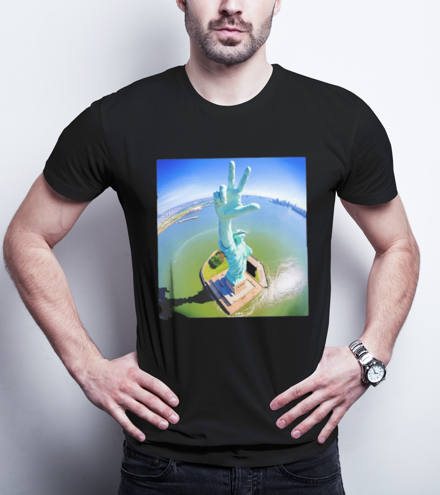 Jalen Brunson Statue Of Liberty Victory Gesture Photo T-Shirt