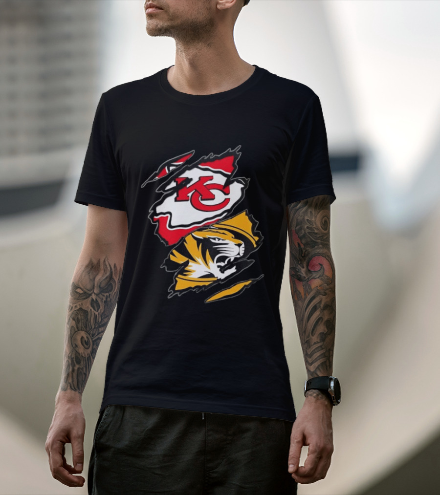 Kansas City Chiefs Missouri Tigers Two Teams One Heart Scratch Torn Sports T-Shirt