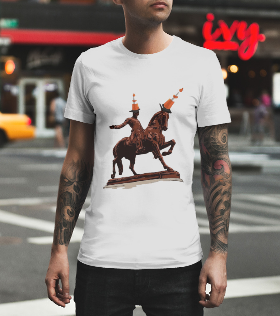Duke Of Wellington Statue Cone Hat Glasgow Scottish T-Shirt