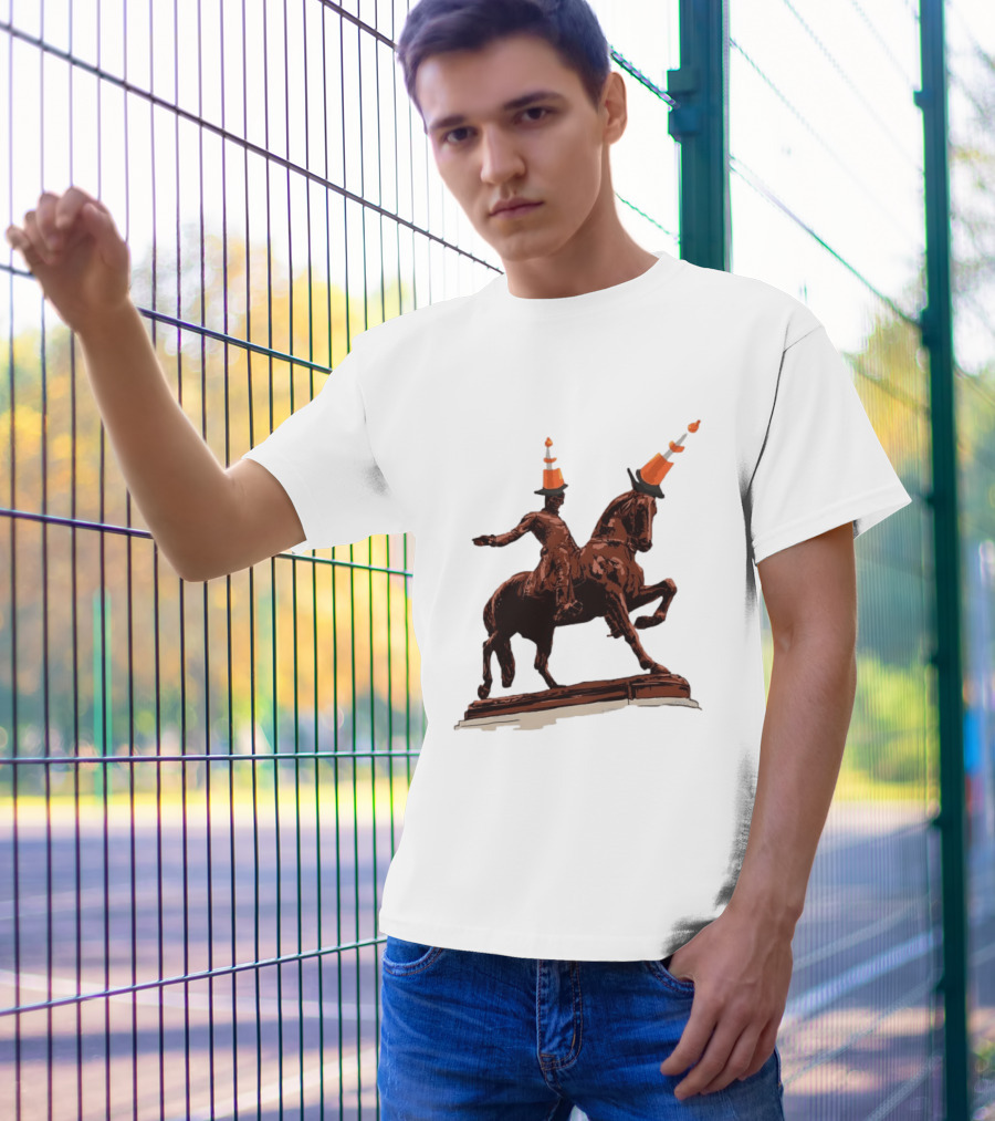 Duke Of Wellington Statue Cone Hat Glasgow Scottish T-Shirt