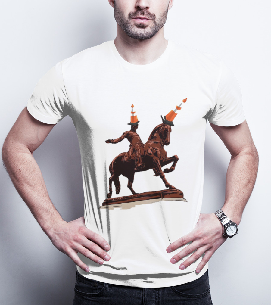 Duke Of Wellington Statue Cone Hat Glasgow Scottish T-Shirt