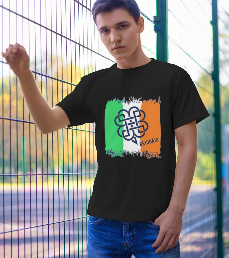 The Briogáid Celtic Knot Irish Flag T-Shirt