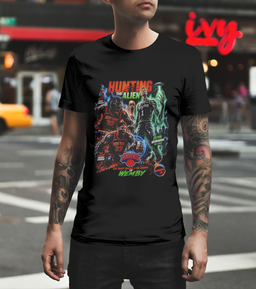Hunting The Alien KAT Black Panther New York Knicks Mitchell Robinson Vs Wemby Victor Wembanyama T-Shirt