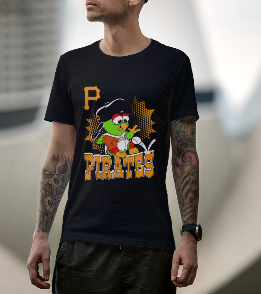 P Pittsburgh Pirates MLB Team Parrot Baseball T-Shirt