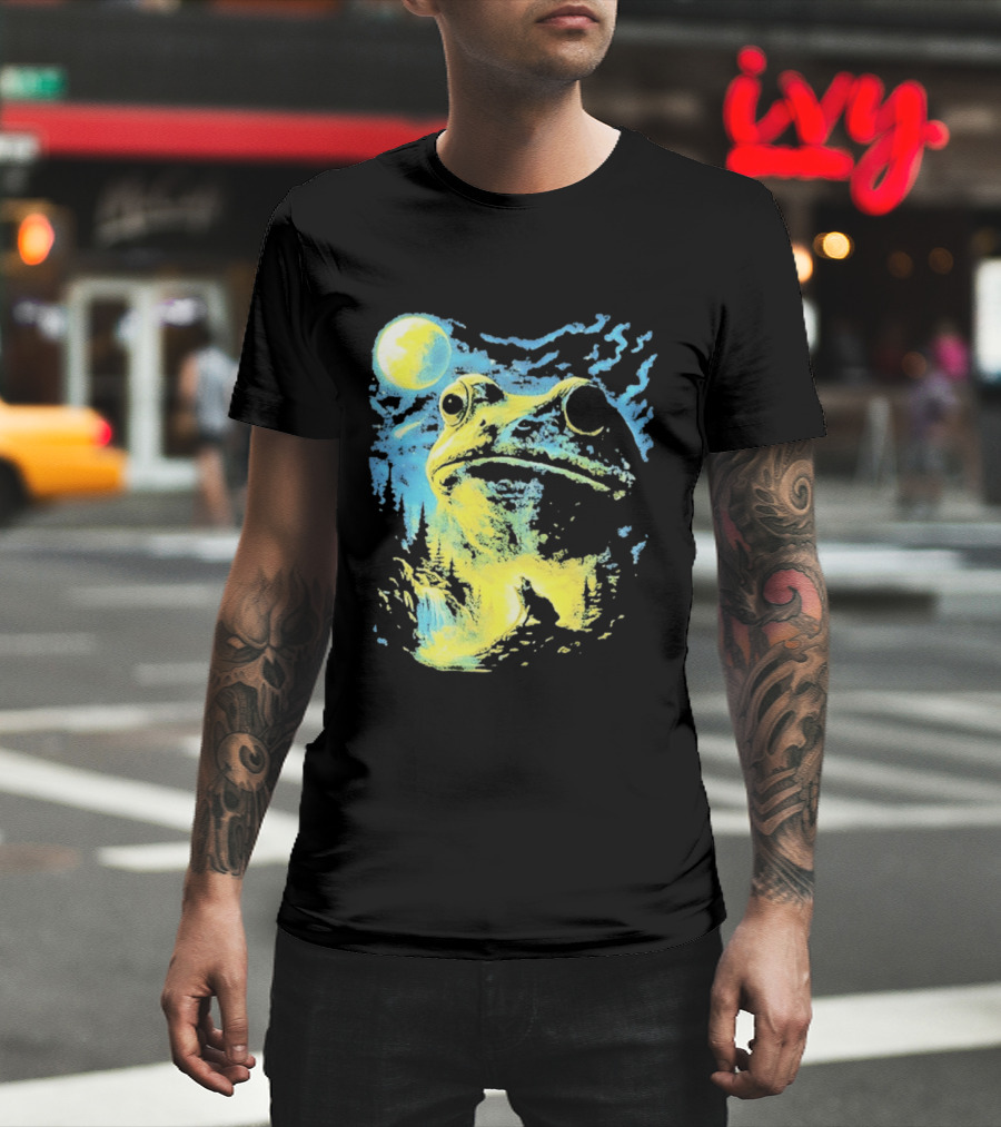 Howling Wolf Frog Moon Night Scene Surreal Fantasy T-Shirt