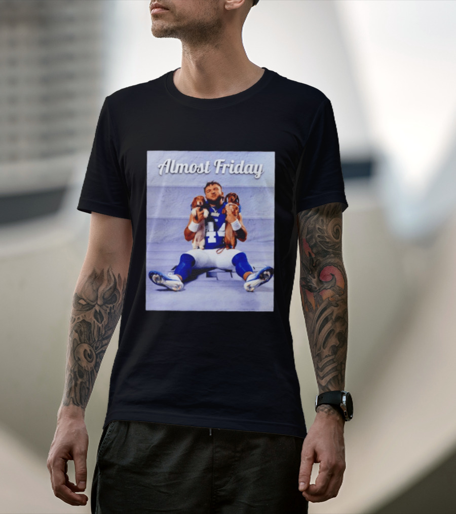 Almost Friday New York Giants 44 Football Player With Dogs T-Shirt