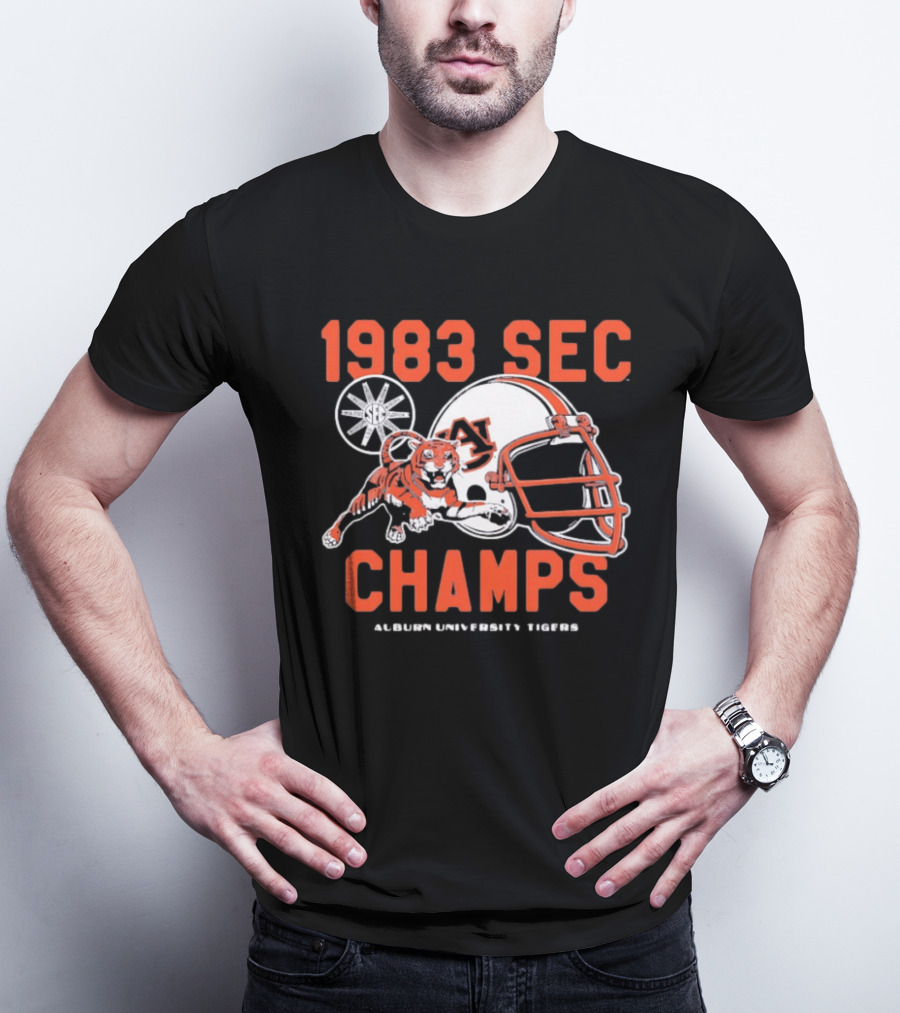 Auburn University Tigers 1983 SEC Champs Tiger Football Helmet T-Shirt