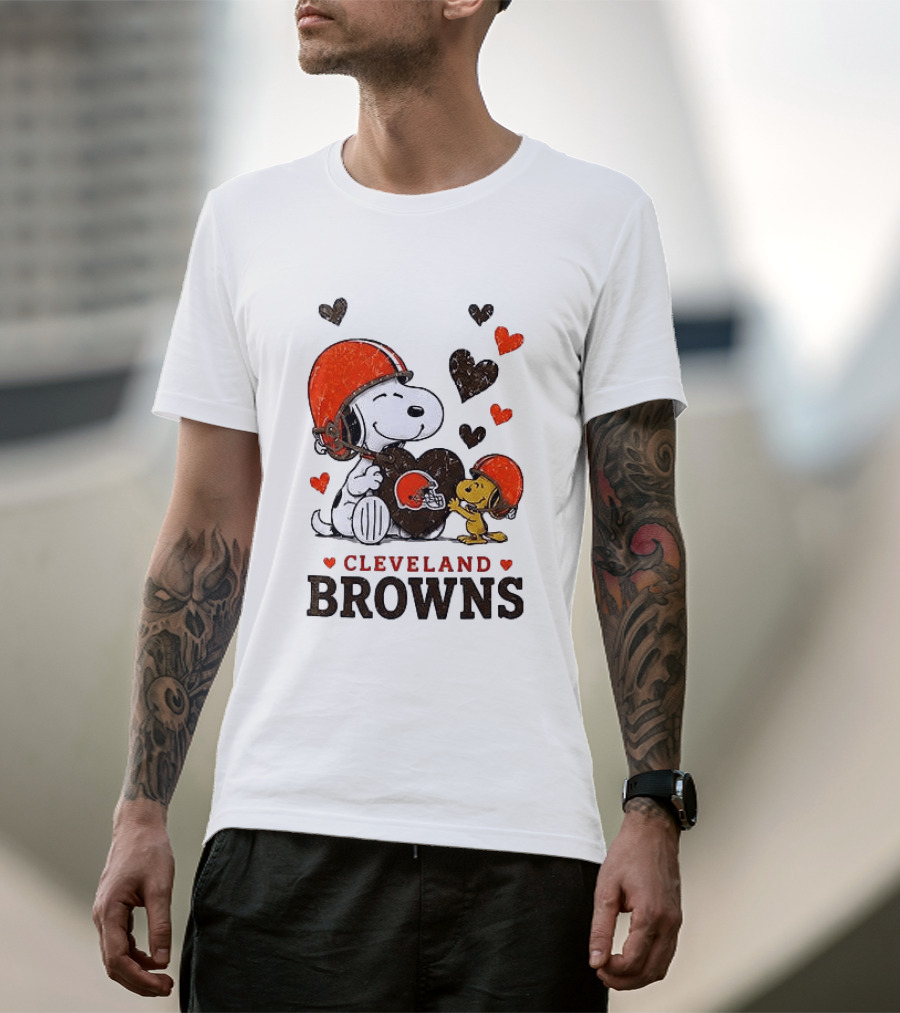 Cleveland Browns Peanuts Snoopy Woodstock Heart Helmets Love T-Shirt