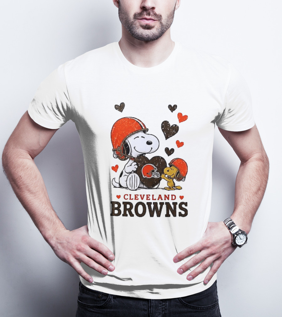 Cleveland Browns Peanuts Snoopy Woodstock Heart Helmets Love T-Shirt