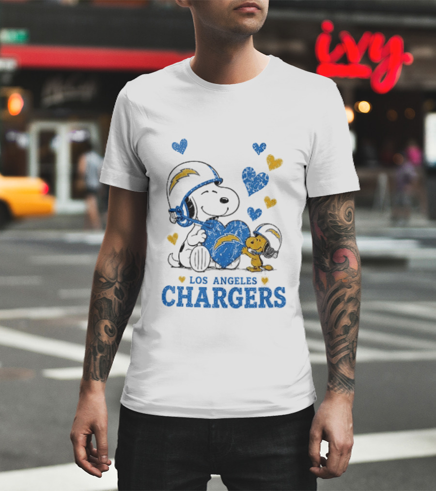 Los Angeles Chargers Peanuts Snoopy Love Laughter T-Shirt