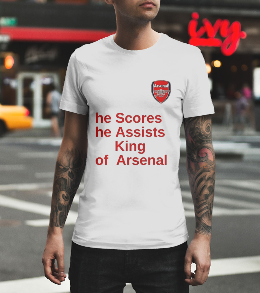 B﻿ukayo Saka He Scores He Assists King Of Arsenal T-Shirt