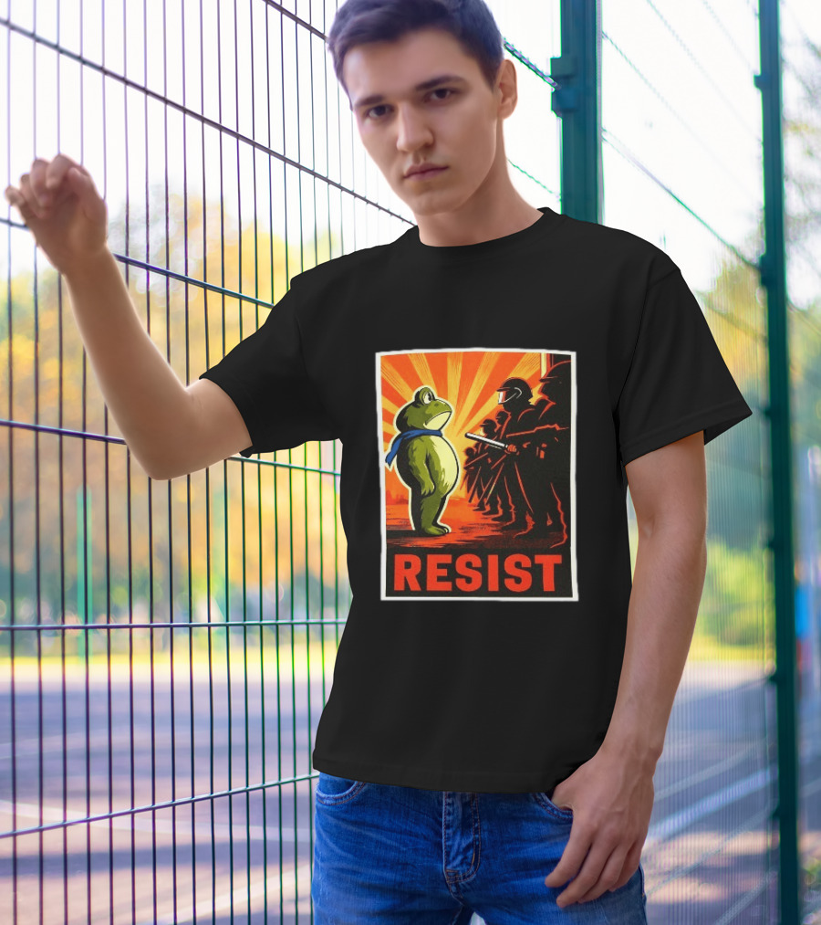 Resist Portland Frog 2025 Anti Fascism Protest Art With Frog And Riot Police T-Shirt