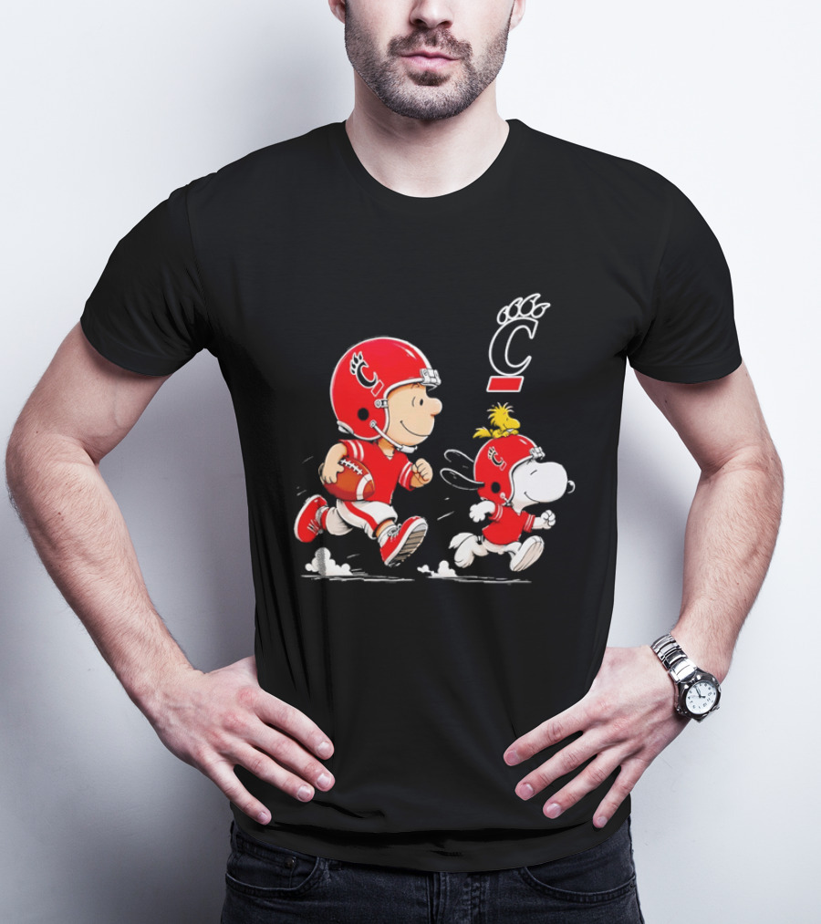 Charlie Brown Snoopy Cincinnati Bearcats Football Running T-Shirt