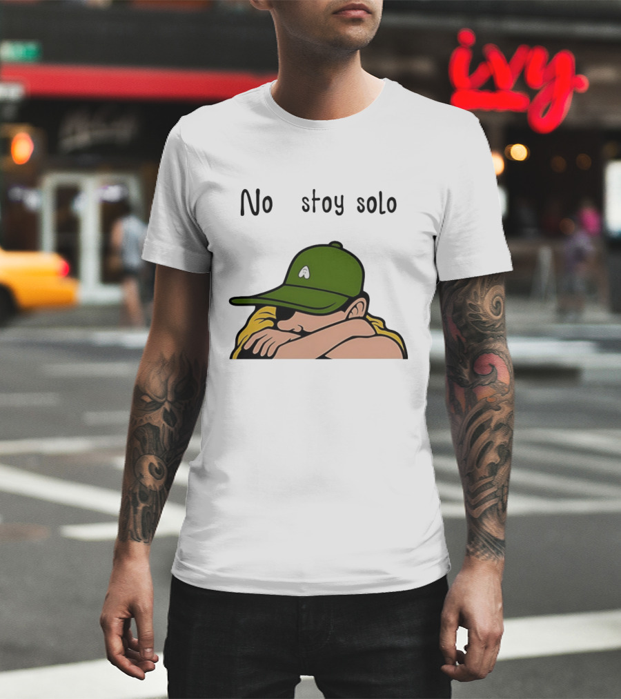 No Estoy Solo Anime Boy In Green Hat And Yellow T-Shirt