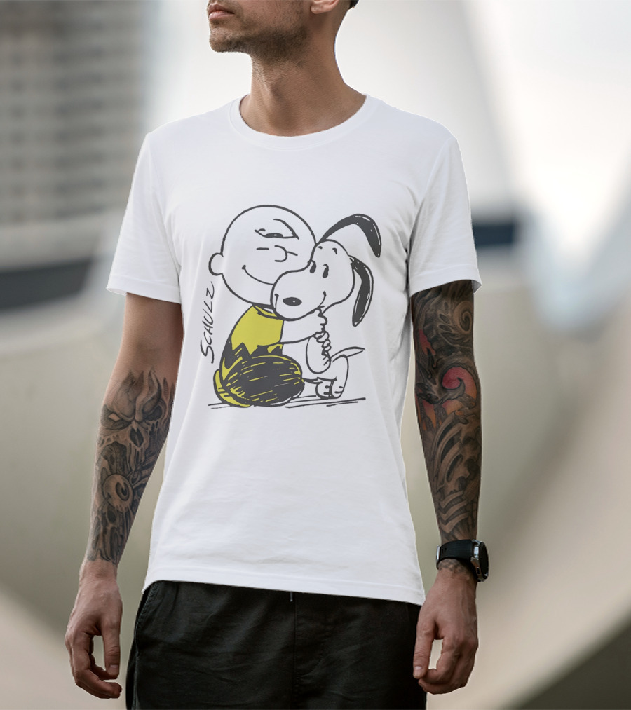 Schulz Charlie Brown Snoopy Hugging Classic Peanuts Friendship T-Shirt