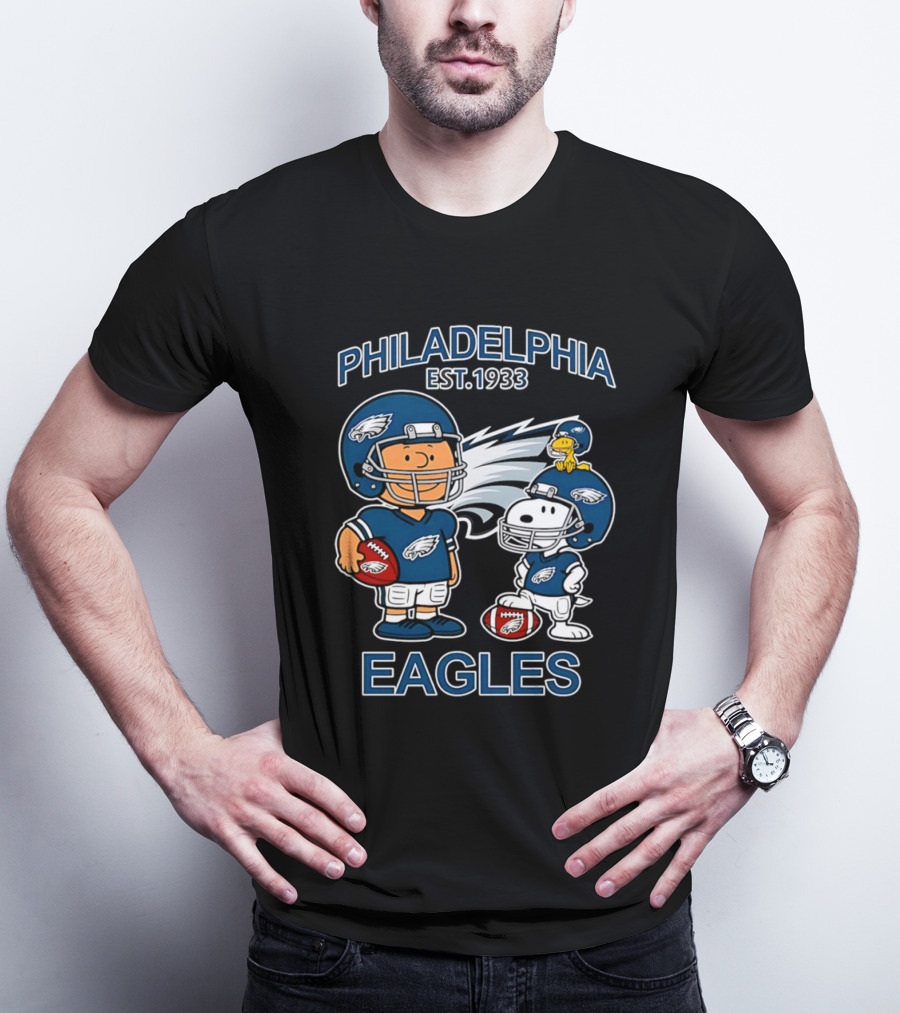 Philadelphia Est 1933 Eagles Charlie Brown Snoopy Football Team T-Shirt