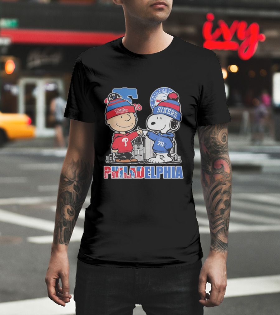 Charlie Brown And Snoopy Fist Bump Phillies Sixers Philadelphia T-Shirt