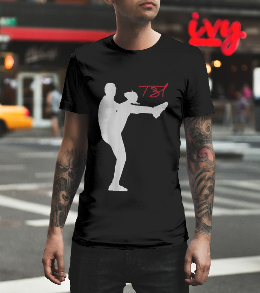 T61 Tarik Skubal Pitching Pose Los Angeles T-Shirt