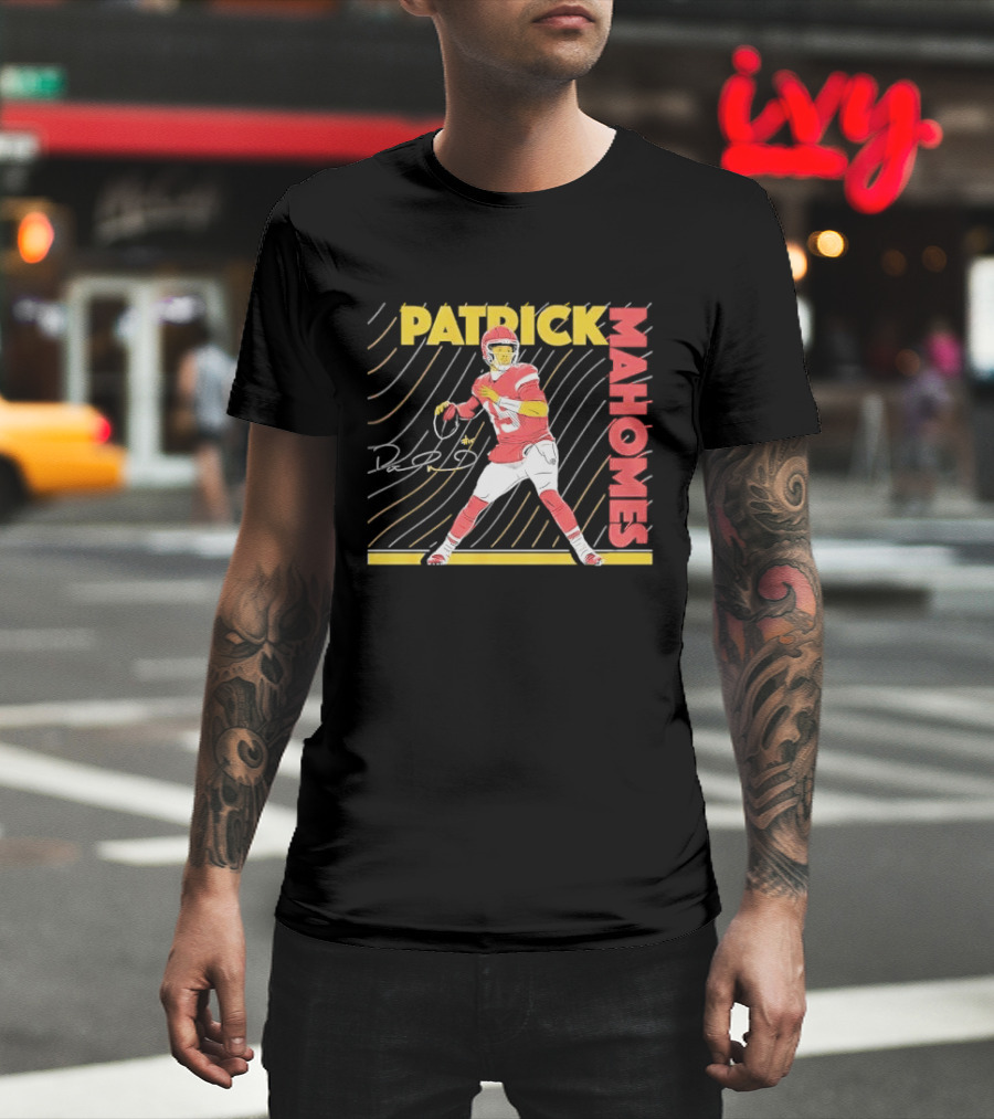 Patrick Mahomes Football Quarterback Signature Wavy Line T-Shirt