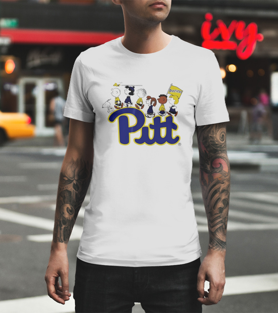 Pittsburgh Panthers Peanuts Characters With Pitt Flag T-Shirt