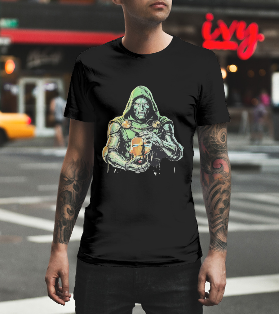 Doctor Doom Marvel Holding Broken Iron Man Mask Iconic Showdown T-Shirt