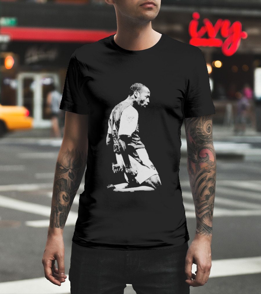 Lindsey Heaps Thierry Henry Football Soccer Arsenal T-Shirt