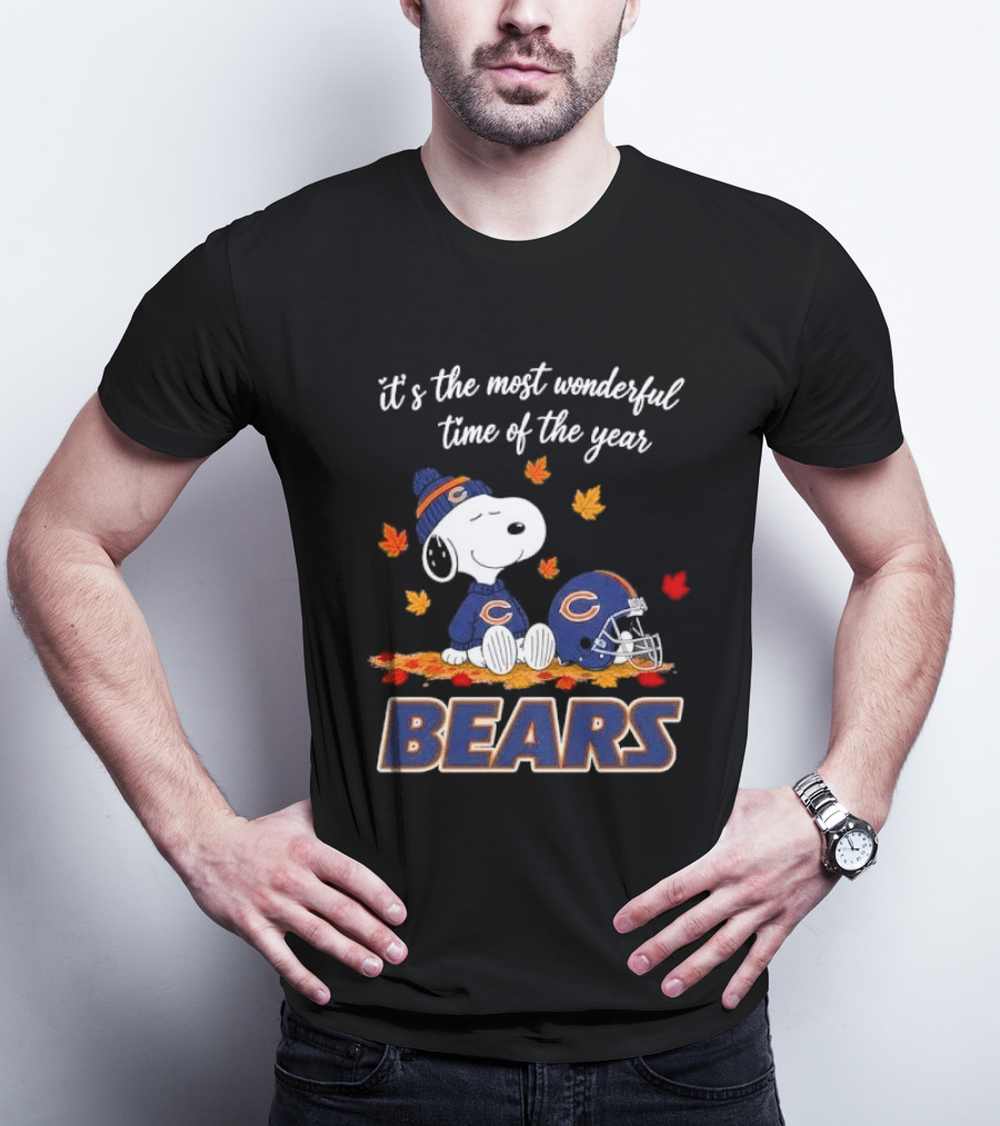 Chicago Bears Snoopy Most Wonderful Time Autumn Leaves Football Helmet T-Shirt