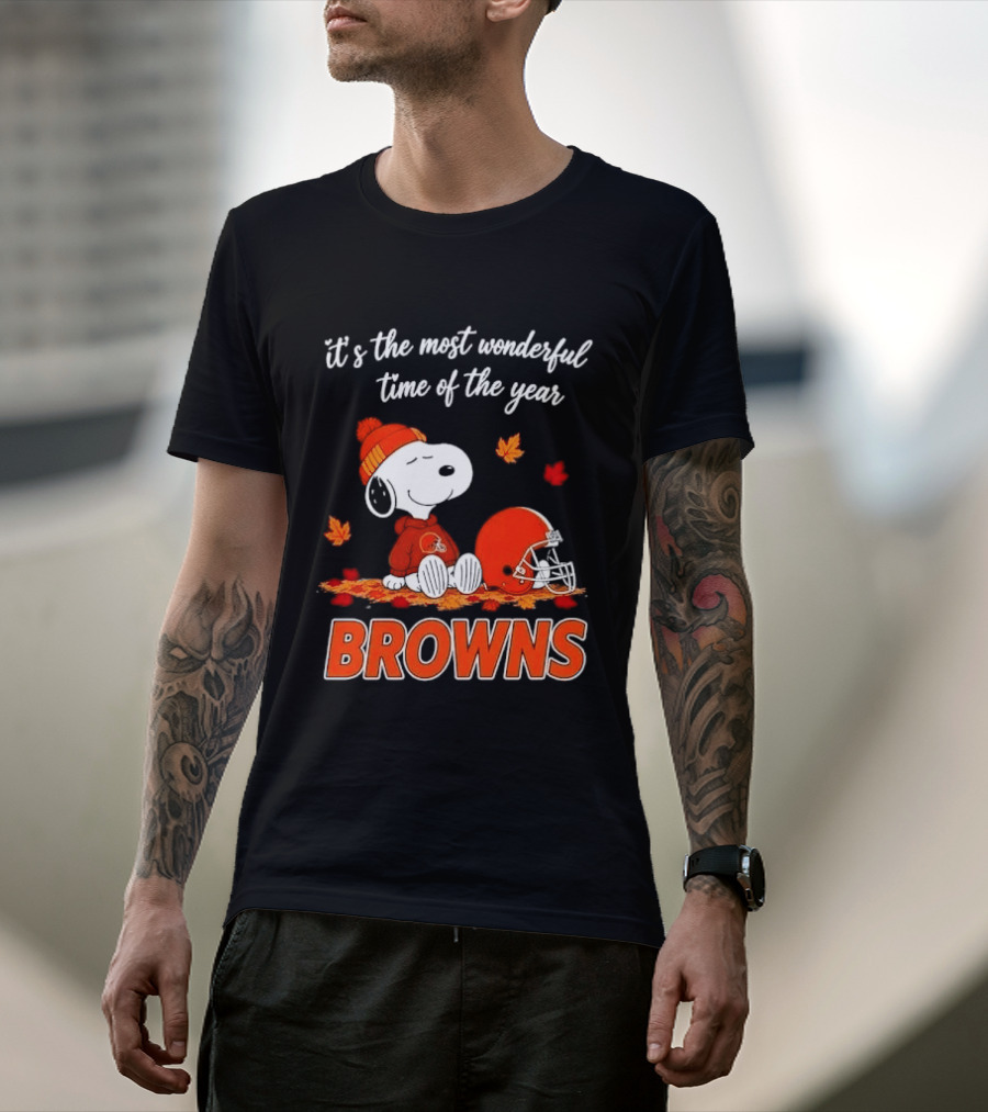 Cleveland Browns Snoopy It's The Most Wonderful Time Of The Year Autumn Leaves Helmet T-Shirt