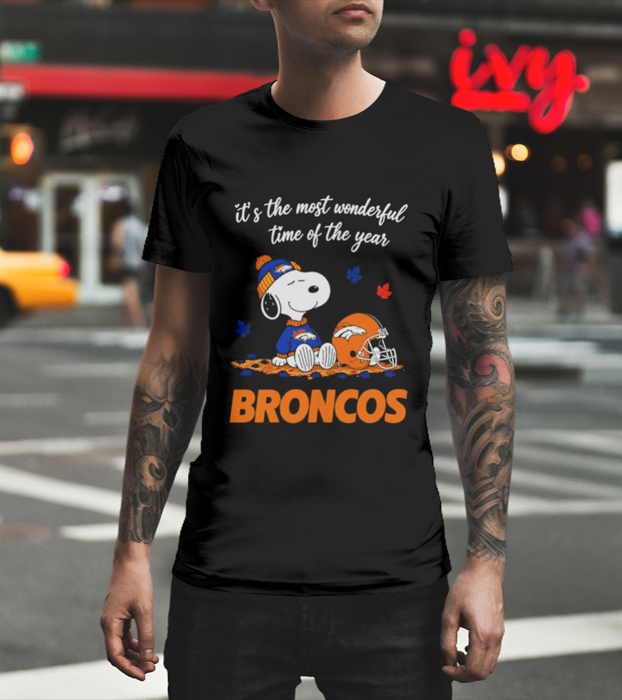 Denver Broncos Snoopy Its The Most Wonderful Time Of Year Autumn Leaves T-Shirt