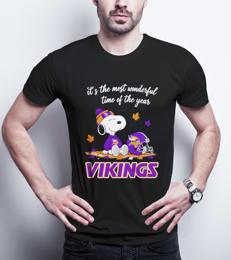 Minnesota Vikings It's The Most Wonderful Time Of The Year Snoopy Sitting Helmet Autumn Leaves T-Shirt