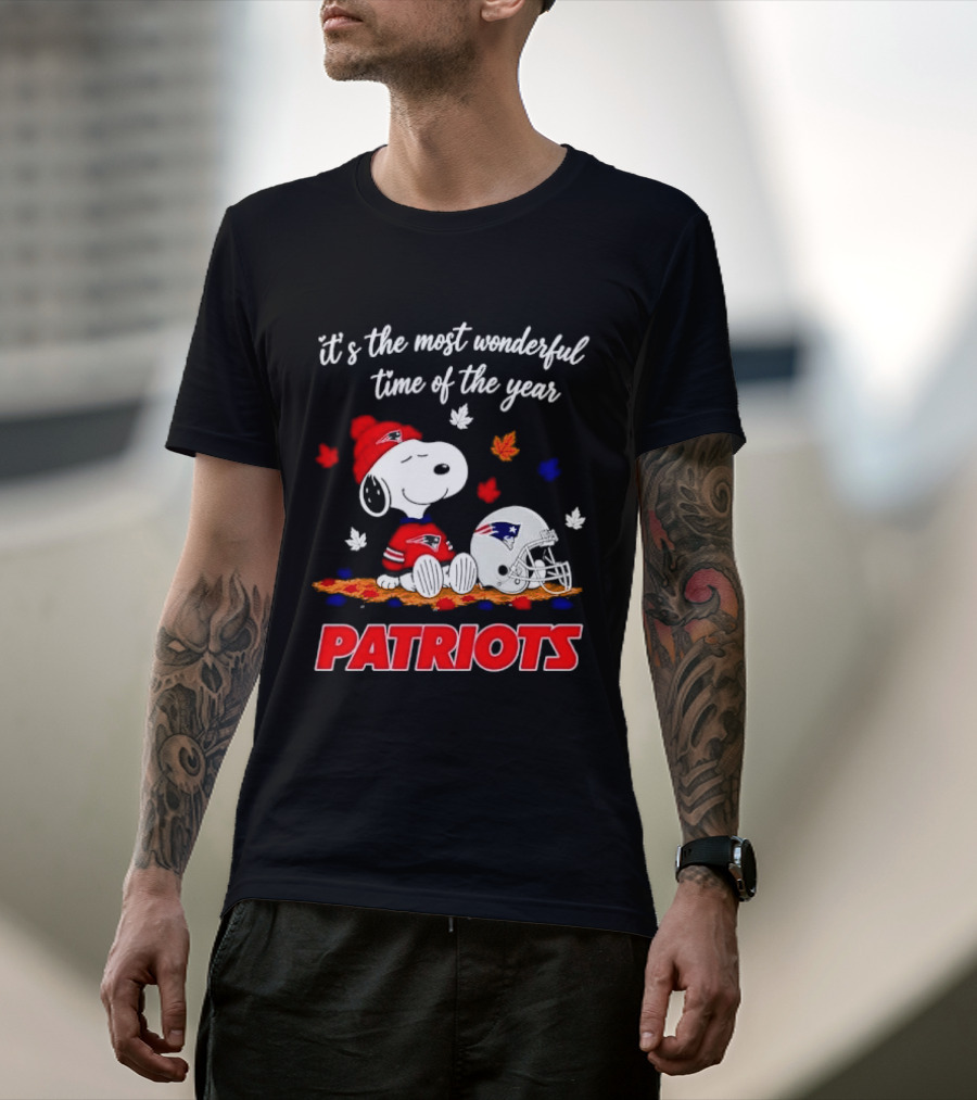 New England Patriots Snoopy It's The Most Wonderful Time Of The Year Autumn Leaves T-Shirt